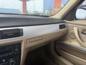 Black BMW 320 2012 in Klaipeda, with an engine capacity of 2.00 L and mileage of 450 thousand km for 3500 €, photo 9 on AUTOMOTO.COM.LV