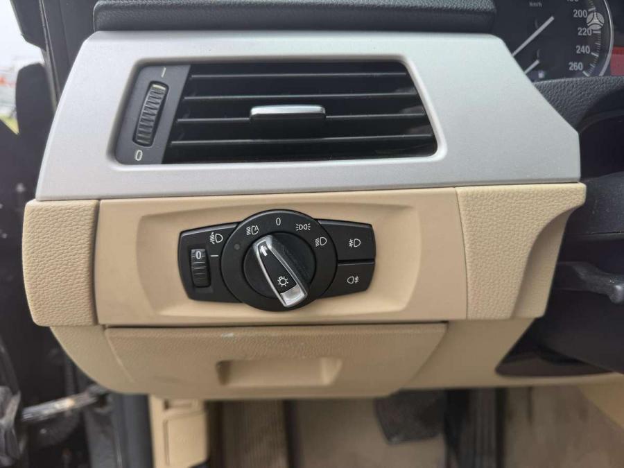 Black BMW 320 2012 in Klaipeda, with an engine capacity of 2.00 L and mileage of 450 thousand km for 3500 €, photo 10 on AUTOMOTO.COM.LV