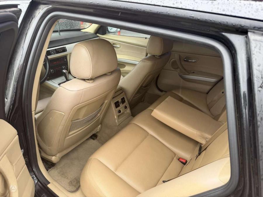 Black BMW 320 2012 in Klaipeda, with an engine capacity of 2.00 L and mileage of 450 thousand km for 3500 €, photo 12 on AUTOMOTO.COM.LV