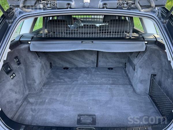 Black BMW 320 2012 in Jelgava, with an engine capacity of 2.00 L and mileage of 271 thousand km for 4200 €, photo 8 on AUTOMOTO.COM.LV