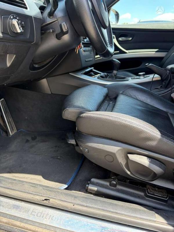 Black BMW 320 2012 in Utena, with an engine capacity of 2.00 L and mileage of 285 thousand km for 5950 €, photo 6 on AUTOMOTO.COM.LV