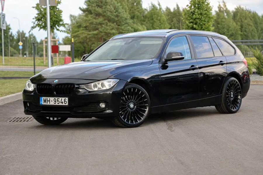 Black BMW 320 2012 in Jelgava, with an engine capacity of 2.00 L and mileage of 286 thousand km for 7650 €, photo 1 on AUTOMOTO.COM.LV