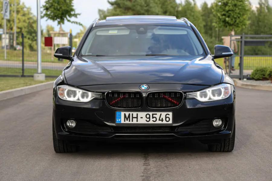 Black BMW 320 2012 in Jelgava, with an engine capacity of 2.00 L and mileage of 286 thousand km for 7650 €, photo 3 on AUTOMOTO.COM.LV