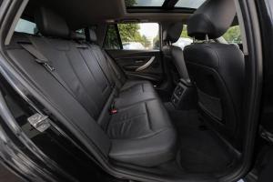 Black BMW 320 2012 in Jelgava, with an engine capacity of 2.00 L and mileage of 286 thousand km for 7650 €, photo 12 on AUTOMOTO.COM.LV