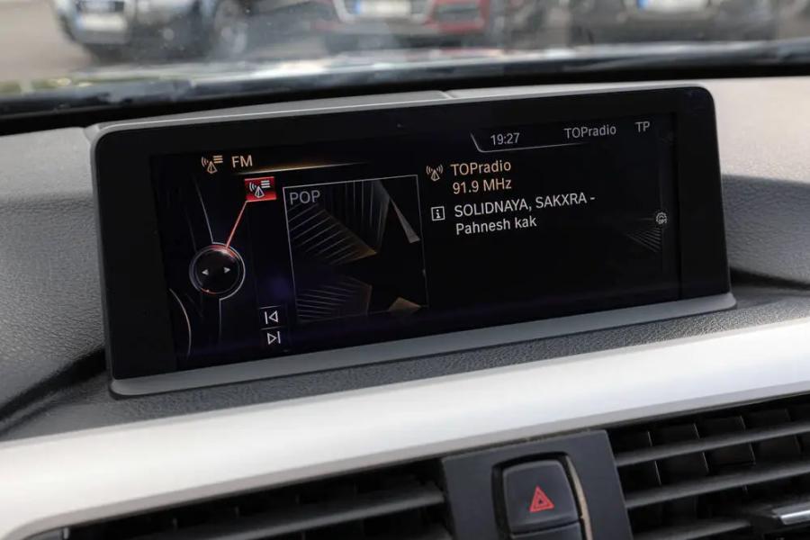 Black BMW 320 2012 in Jelgava, with an engine capacity of 2.00 L and mileage of 286 thousand km for 7650 €, photo 15 on AUTOMOTO.COM.LV