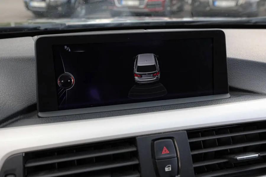 Black BMW 320 2012 in Jelgava, with an engine capacity of 2.00 L and mileage of 286 thousand km for 7650 €, photo 16 on AUTOMOTO.COM.LV