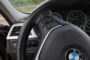 Black BMW 320 2012 in Jelgava, with an engine capacity of 2.00 L and mileage of 286 thousand km for 7650 €, photo 21 on AUTOMOTO.COM.LV