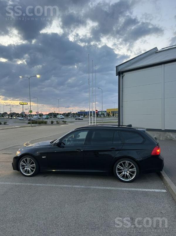 Black BMW 320 2012 in Riga, with an engine capacity of 2.00 L and mileage of 197 thousand km for 8666 €, photo 4 on AUTOMOTO.COM.LV