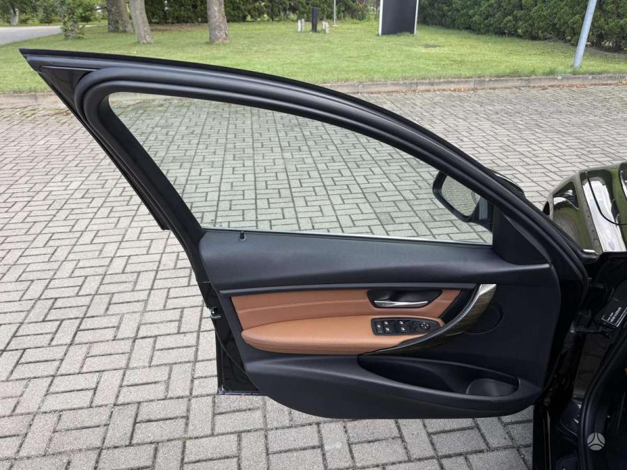 Black BMW 320 2012 in Marijampole, with an engine capacity of 2.00 L and mileage of 278 thousand km for 8200 €, photo 16 on AUTOMOTO.COM.LV