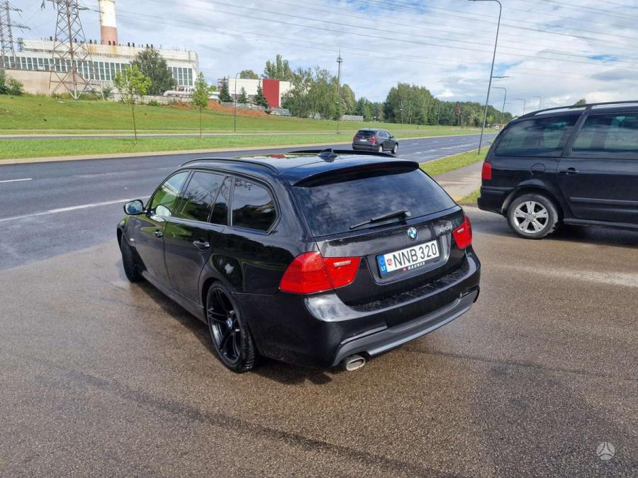 Black BMW 320 2012 in Kaunas, with an engine capacity of 2.00 L and mileage of 277 thousand km for 7300 €, photo 10 on AUTOMOTO.COM.LV