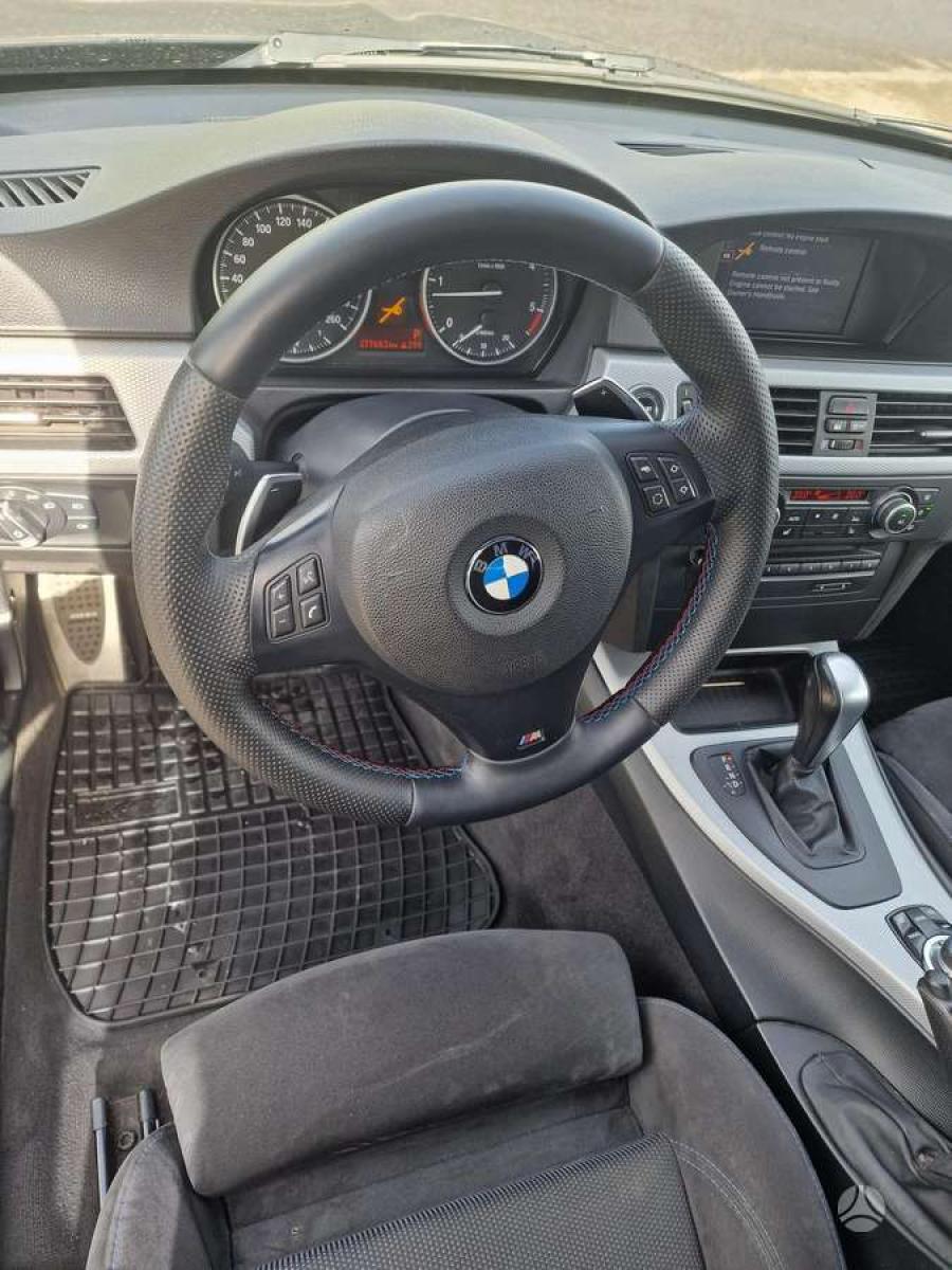 Black BMW 320 2012 in Kaunas, with an engine capacity of 2.00 L and mileage of 277 thousand km for 7300 €, photo 15 on AUTOMOTO.COM.LV