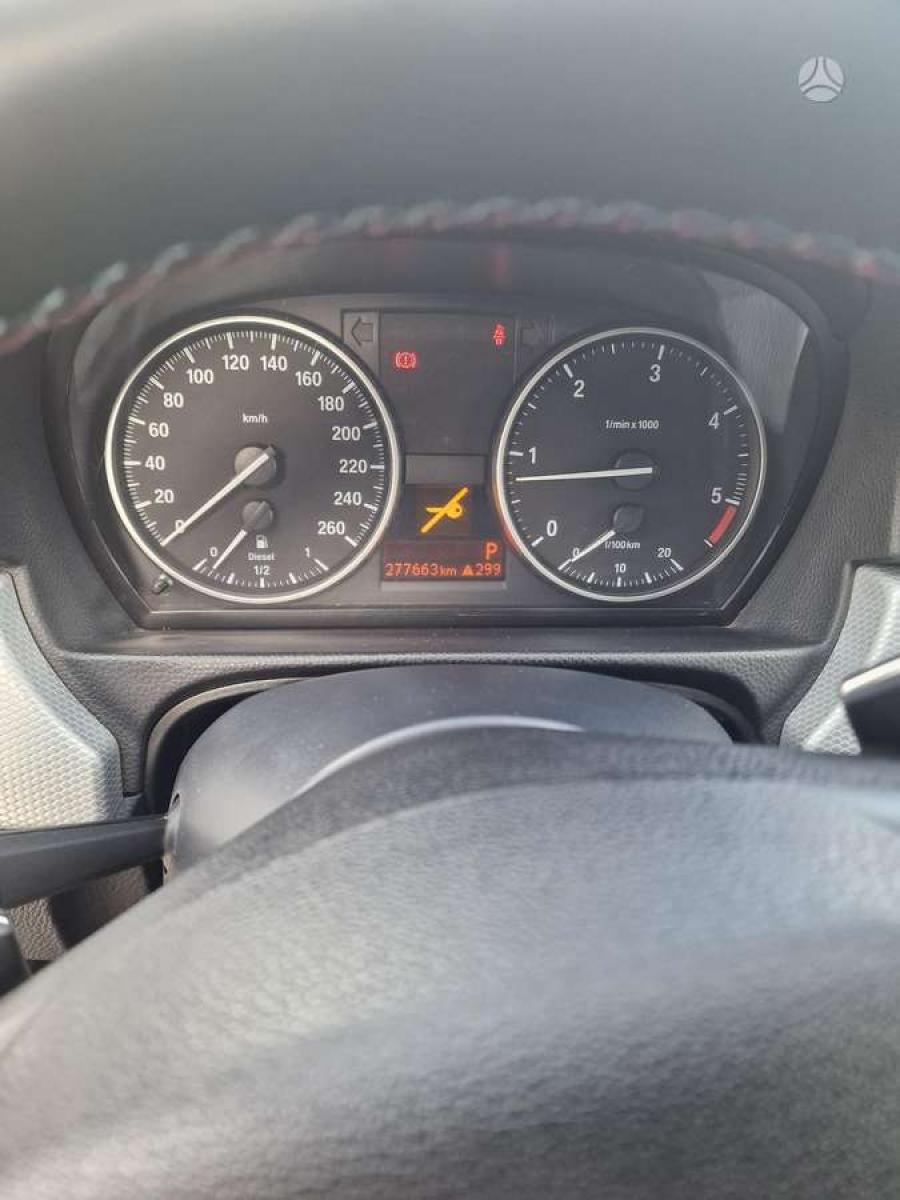 Black BMW 320 2012 in Kaunas, with an engine capacity of 2.00 L and mileage of 277 thousand km for 7300 €, photo 16 on AUTOMOTO.COM.LV