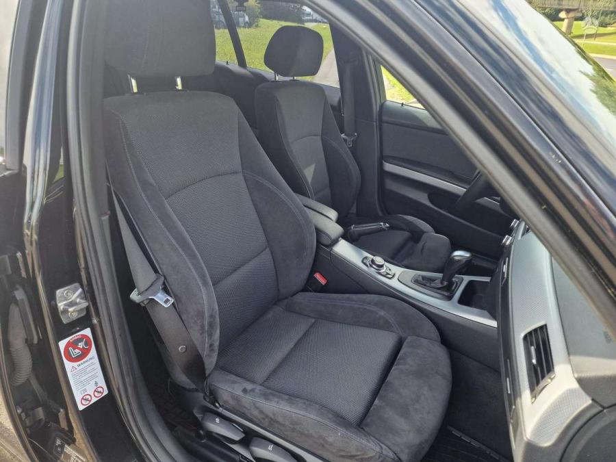 Black BMW 320 2012 in Kaunas, with an engine capacity of 2.00 L and mileage of 277 thousand km for 7300 €, photo 22 on AUTOMOTO.COM.LV