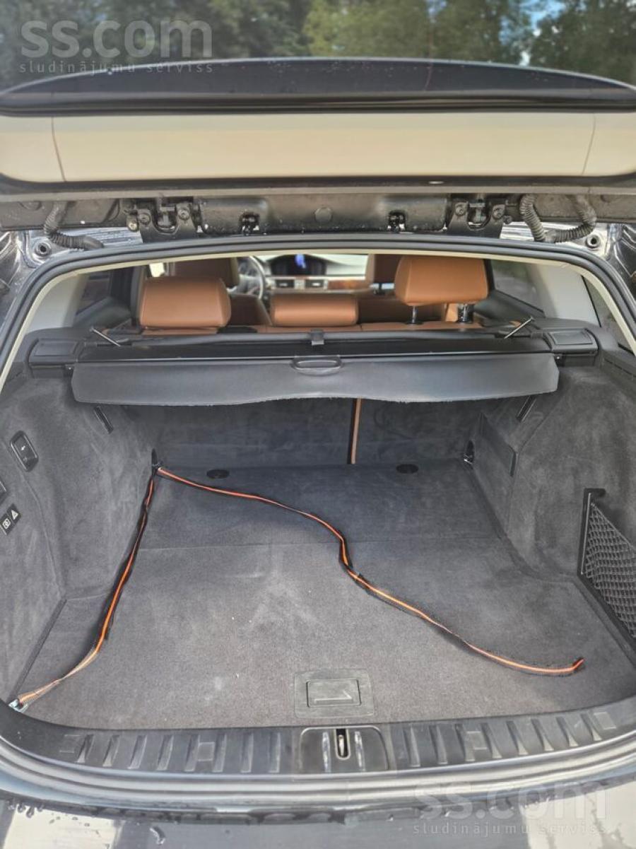 Black BMW 320 2012 in Preili, with an engine capacity of 2.00 L and mileage of 337 thousand km for 6500 €, photo 24 on AUTOMOTO.COM.LV