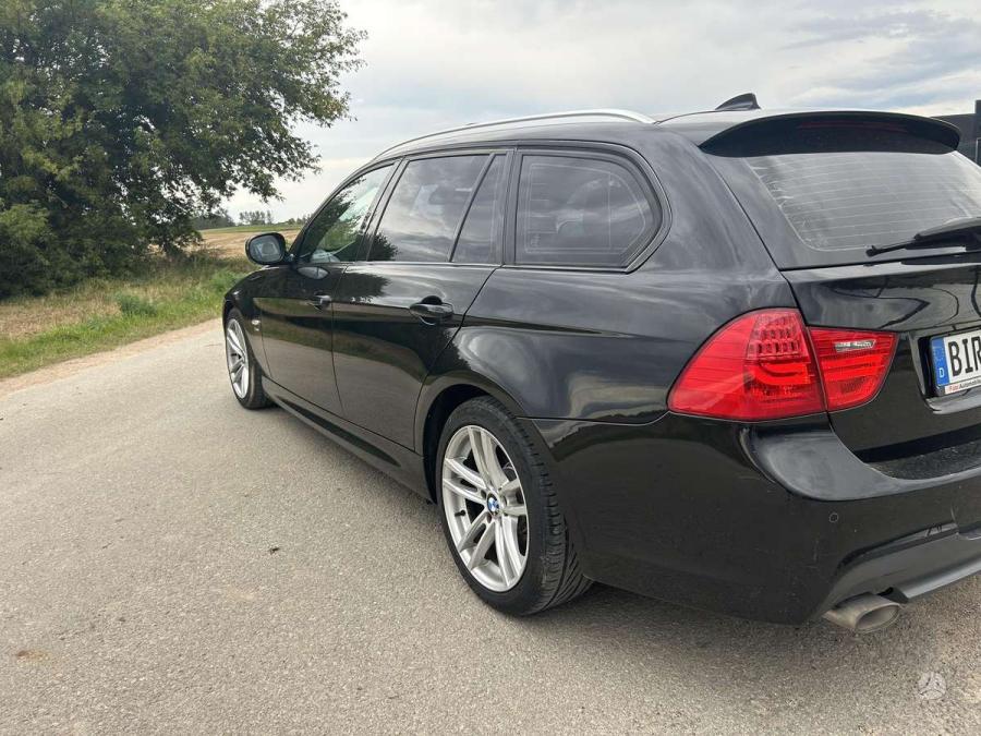 Black BMW 320 2012 in Marijampole, with an engine capacity of 2.00 L and mileage of 285 thousand km for 4800 €, photo 6 on AUTOMOTO.COM.LV