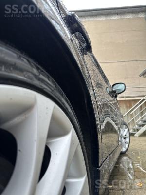 Black BMW 320 2012 in Rezekne, with an engine capacity of 2.00 L and mileage of 337 thousand km for 6500 €, photo 12 on AUTOMOTO.COM.LV