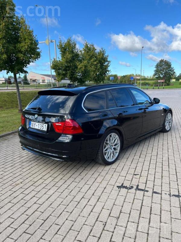 BMW 320 2012 in Tukums on AUTOMOTO.COM.LV Black BMW 320 2012 in Tukums, with an engine capacity of 2.00 L and mileage of 377 thousand km for 6200 β¬, photo 3 on AUTOMOTO.COM.LV