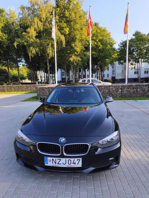 BMW 320 2012 in Kretinga on AUTOMOTO.COM.LV Black BMW 320 2012 in Kretinga, with an engine capacity of 2.00 L and mileage of 211 thousand km for 6750 β¬, photo 3 on AUTOMOTO.COM.LV