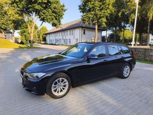 Black BMW 320 2012 in Kretinga, with an engine capacity of 2.00 L and mileage of 211 thousand km for 6750 €, photo 4 on AUTOMOTO.COM.LV