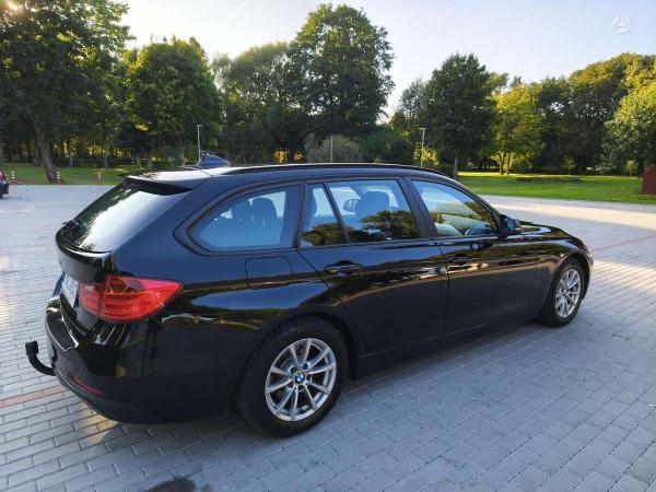 BMW 320 2012 in Kretinga on AUTOMOTO.COM.LV Black BMW 320 2012 in Kretinga, with an engine capacity of 2.00 L and mileage of 211 thousand km for 6750 β¬, photo 6 on AUTOMOTO.COM.LV