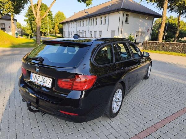 BMW 320 2012 in Kretinga on AUTOMOTO.COM.LV Black BMW 320 2012 in Kretinga, with an engine capacity of 2.00 L and mileage of 211 thousand km for 6750 β¬, photo 9 on AUTOMOTO.COM.LV