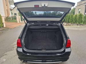 Black BMW 320 2012 in Raseiniai, with an engine capacity of 2.00 L and mileage of 260 thousand km for 4900 €, photo 13 on AUTOMOTO.COM.LV