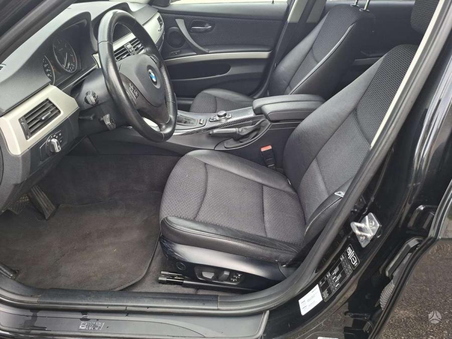 Black BMW 320 2012 in Raseiniai, with an engine capacity of 2.00 L and mileage of 260 thousand km for 4900 €, photo 14 on AUTOMOTO.COM.LV