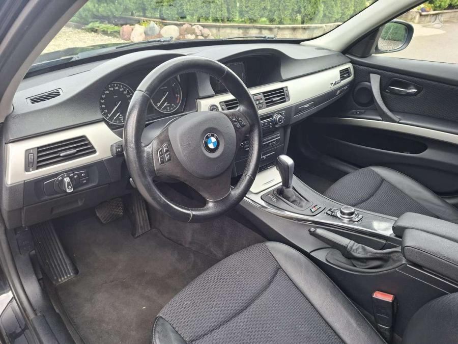 Black BMW 320 2012 in Raseiniai, with an engine capacity of 2.00 L and mileage of 260 thousand km for 4900 €, photo 16 on AUTOMOTO.COM.LV