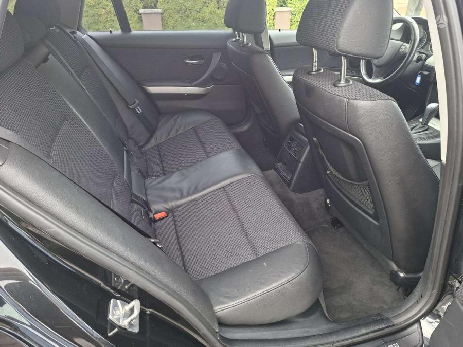 Black BMW 320 2012 in Raseiniai, with an engine capacity of 2.00 L and mileage of 260 thousand km for 4900 €, photo 20 on AUTOMOTO.COM.LV