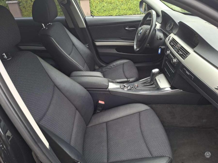 Black BMW 320 2012 in Raseiniai, with an engine capacity of 2.00 L and mileage of 260 thousand km for 4900 €, photo 22 on AUTOMOTO.COM.LV