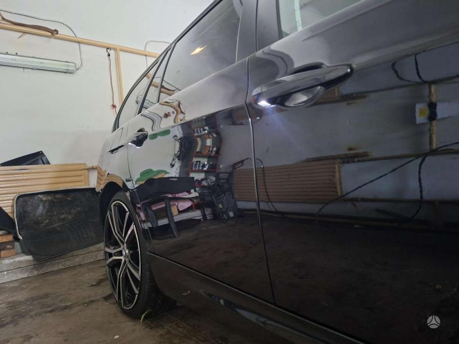 Black BMW 320 2012 in Raseiniai, with an engine capacity of 2.00 L and mileage of 260 thousand km for 4900 €, photo 25 on AUTOMOTO.COM.LV