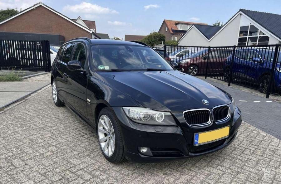 Black BMW 320 2012 in Plunge, with an engine capacity of 2.00 L and mileage of 261 thousand km for 4800 €, photo 1 on AUTOMOTO.COM.LV