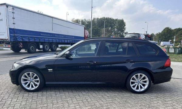 BMW 320 2012 in Plunge on AUTOMOTO.COM.LV Black BMW 320 2012 in Plunge, with an engine capacity of 2.00 L and mileage of 261 thousand km for 4800 €, photo 5 on AUTOMOTO.COM.LV