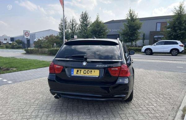 BMW 320 2012 in Plunge on AUTOMOTO.COM.LV Black BMW 320 2012 in Plunge, with an engine capacity of 2.00 L and mileage of 261 thousand km for 4800 €, photo 8 on AUTOMOTO.COM.LV