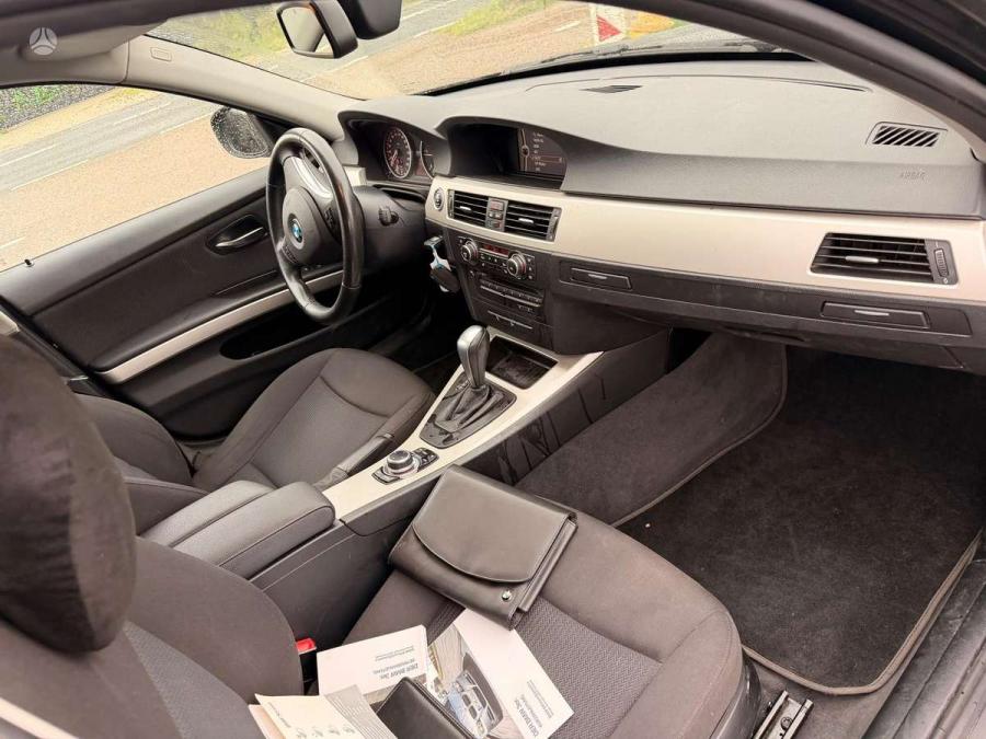 Black BMW 320 2012 in Plunge, with an engine capacity of 2.00 L and mileage of 261 thousand km for 4800 €, photo 9 on AUTOMOTO.COM.LV