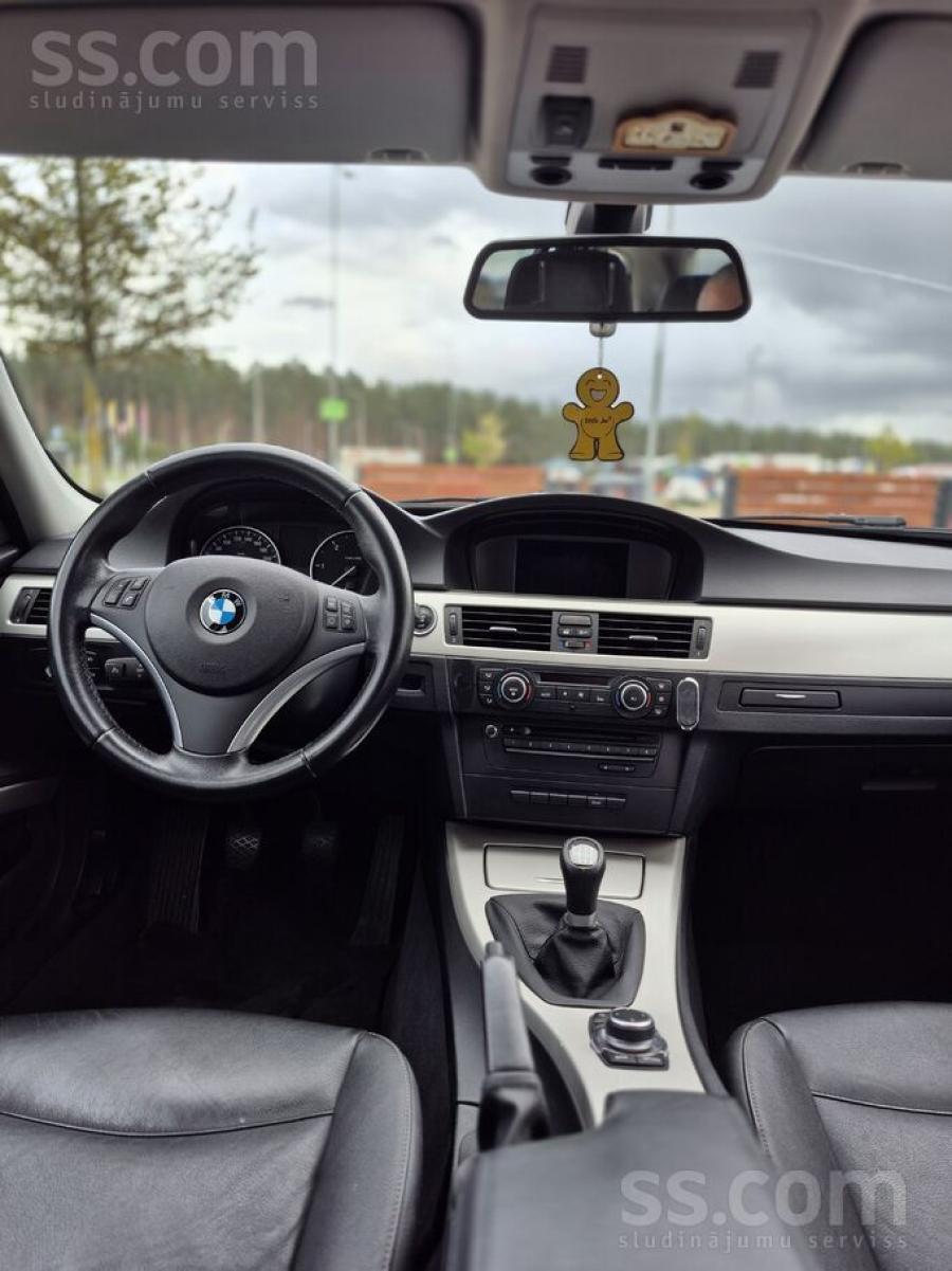 Black BMW 320 2012 in Riga, with an engine capacity of 2.00 L and mileage of 278 thousand km for 6300 €, photo 4 on AUTOMOTO.COM.LV