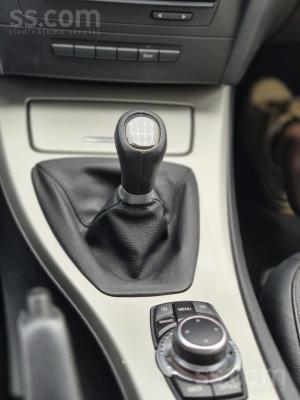 Black BMW 320 2012 in Riga, with an engine capacity of 2.00 L and mileage of 278 thousand km for 6300 €, photo 16 on AUTOMOTO.COM.LV