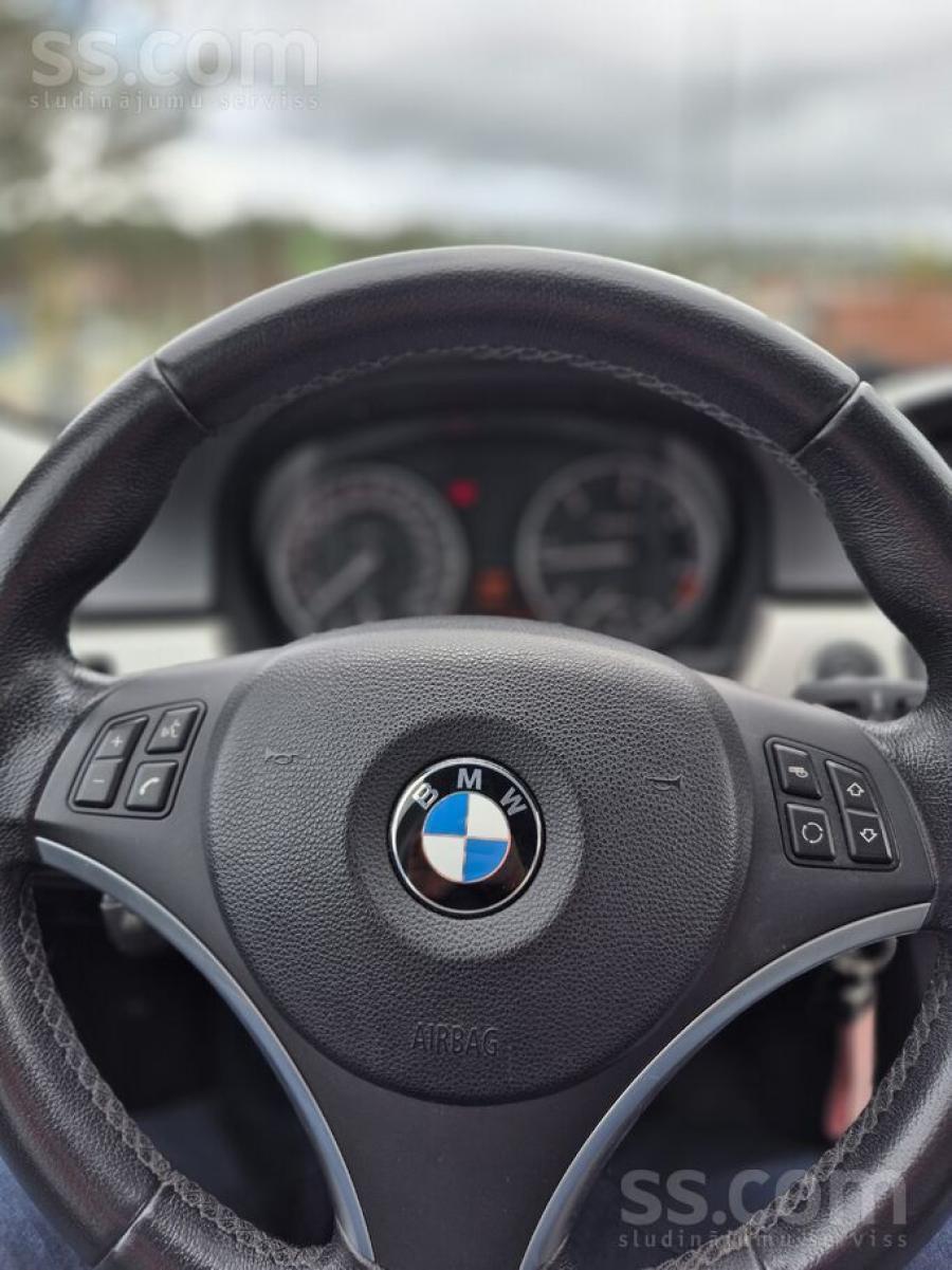 Black BMW 320 2012 in Riga, with an engine capacity of 2.00 L and mileage of 278 thousand km for 6300 €, photo 17 on AUTOMOTO.COM.LV