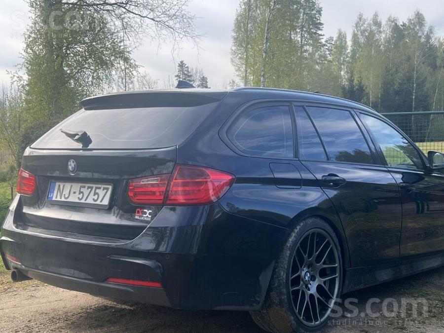 Black BMW 320 2013 in Riga, with an engine capacity of 2.00 L and mileage of 300 thousand km for 7500 €, photo 2 on AUTOMOTO.COM.LV