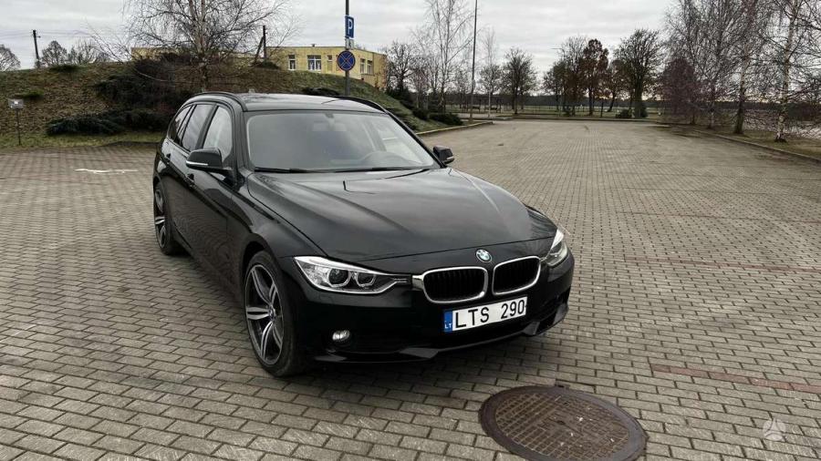 Melns BMW 320 2013 Panevēža, ar dzinēja tilpumu 2.00 L un nobraukumu 391 tūkst. km par 5850 €, foto 5 vietnē AUTOMOTO.COM.LV