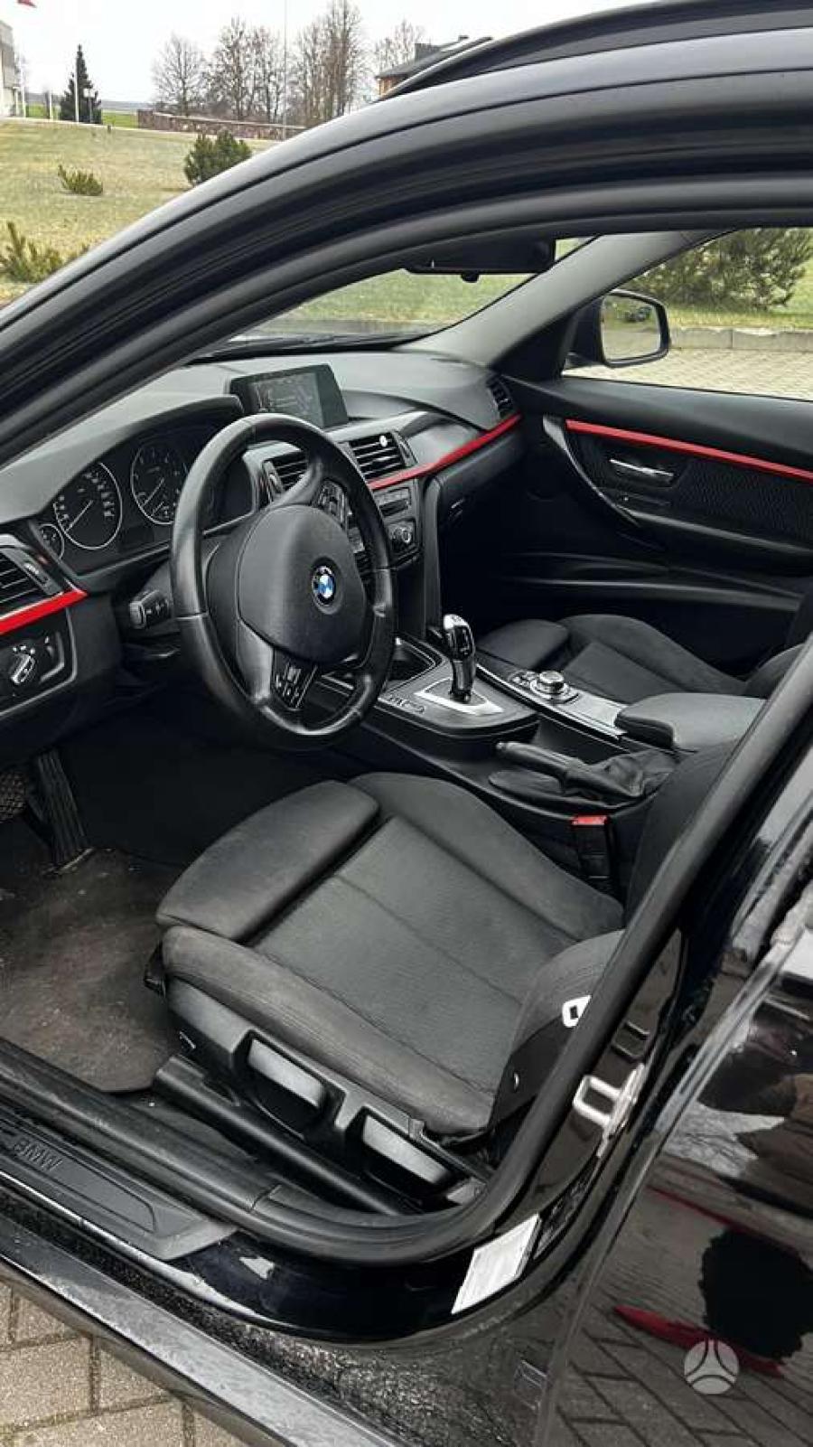 Melns BMW 320 2013 Panevēža, ar dzinēja tilpumu 2.00 L un nobraukumu 391 tūkst. km par 5850 €, foto 8 vietnē AUTOMOTO.COM.LV