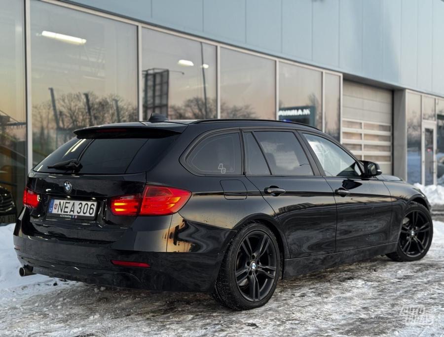 Melns BMW 320 2013 Klaipėda, ar dzinēja tilpumu 2.00 L un nobraukumu 286 tūkst. km par 7700 €, foto 4 vietnē AUTOMOTO.COM.LV