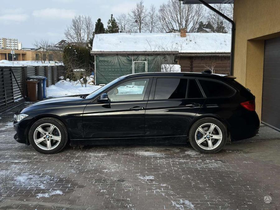 Melns BMW 320 2013 Alīta, ar dzinēja tilpumu 2.00 L un nobraukumu 262 tūkst. km par 7800 €, foto 2 vietnē AUTOMOTO.COM.LV