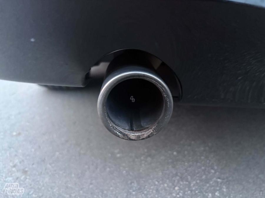 Black BMW 320 2013 in Siauliai, with an engine capacity of 2.00 L and mileage of 332 thousand km for 6550 €, photo 12 on AUTOMOTO.COM.LV