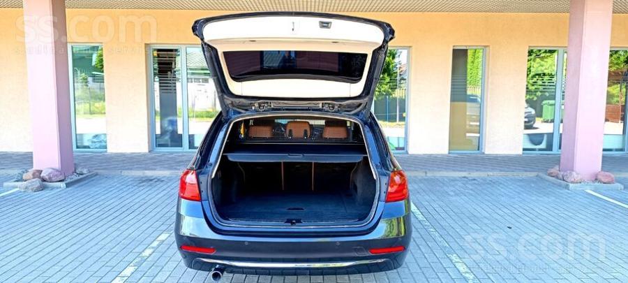 Black BMW 320 2013 in Jelgava, with an engine capacity of 2.00 L and mileage of 278 thousand km for 10800 €, photo 8 on AUTOMOTO.COM.LV