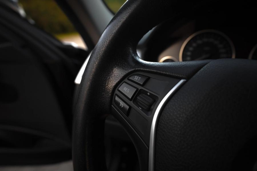 Melns BMW 320 2013 Rīga, ar dzinēja tilpumu 2.00 L un nobraukumu 268 tūkst. km par 8900 €, foto 13 vietnē AUTOMOTO.COM.LV