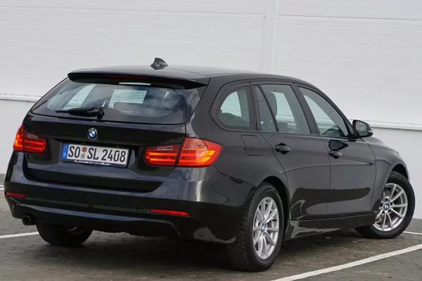 Black BMW 320 2013 in Riga, with an engine capacity of 2.00 L and mileage of 237 thousand km for 7600 €, photo 9 on AUTOMOTO.COM.LV