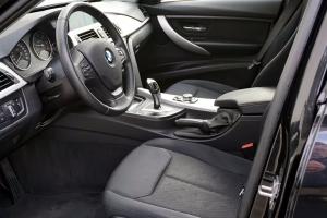 Melns BMW 320 2013 Rīga, ar dzinēja tilpumu 2.00 L un nobraukumu 237 tūkst. km par 7600 €, foto 17 vietnē AUTOMOTO.COM.LV