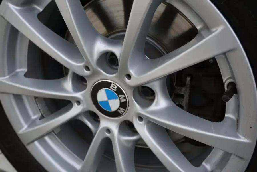 Melns BMW 320 2013 Rīga, ar dzinēja tilpumu 2.00 L un nobraukumu 237 tūkst. km par 7600 €, foto 30 vietnē AUTOMOTO.COM.LV