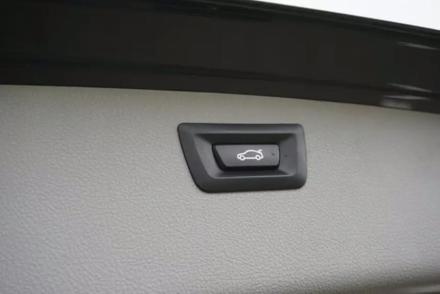 Melns BMW 320 2013 Rīga, ar dzinēja tilpumu 2.00 L un nobraukumu 237 tūkst. km par 7600 €, foto 31 vietnē AUTOMOTO.COM.LV